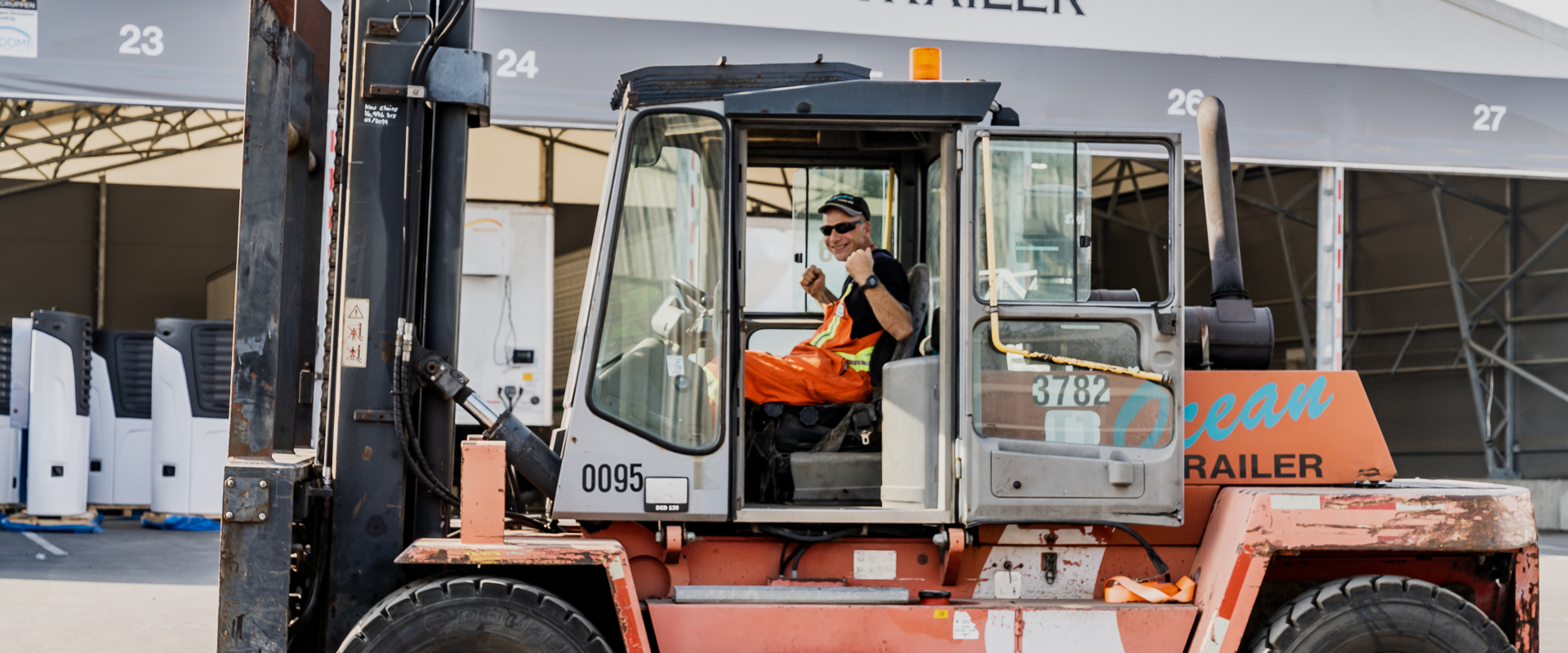 CVI Trailer, Semi Trailer ABS repair, Decaled Trailer, Ocean Trailer ...